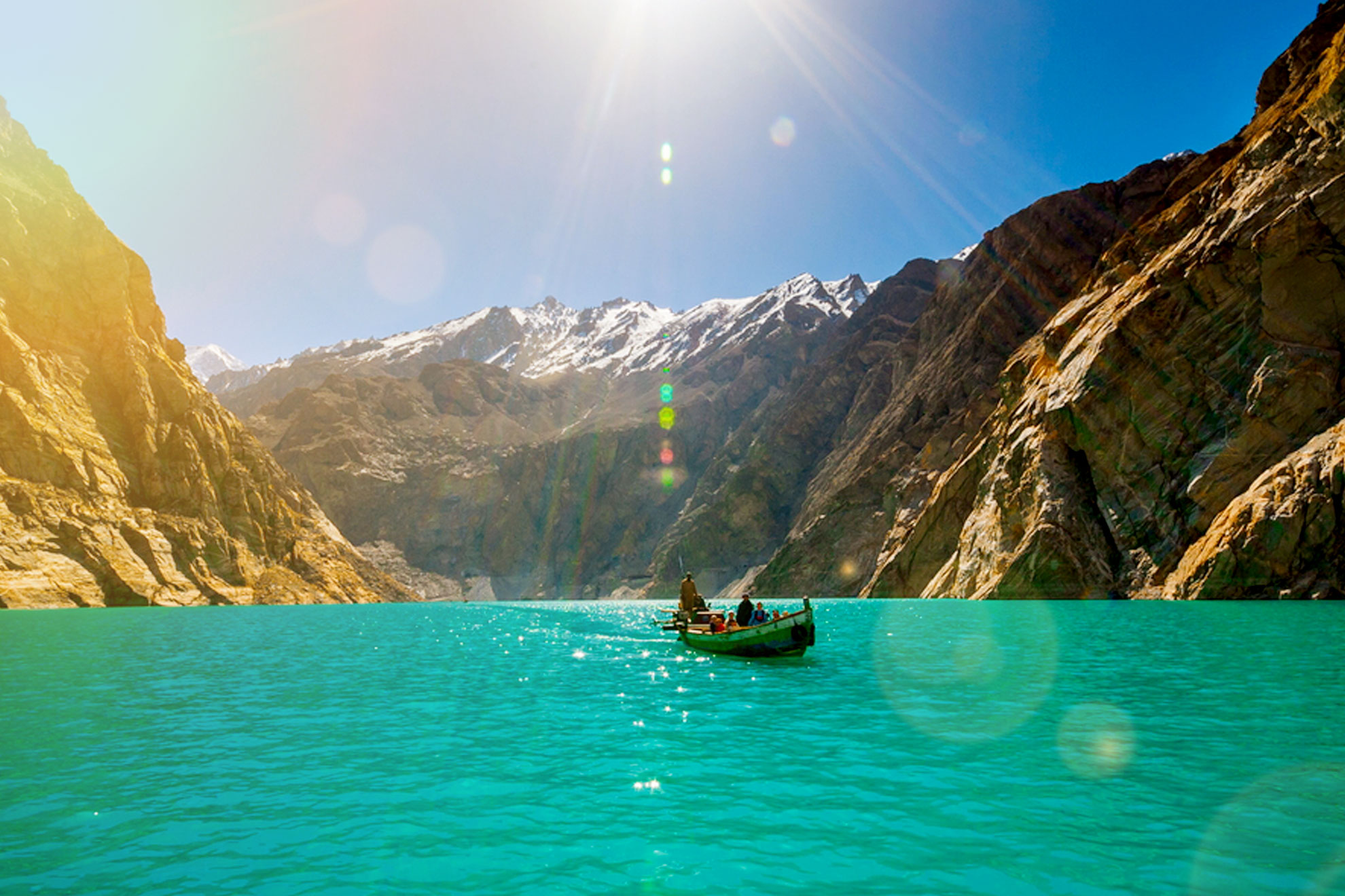 Why Pakistan is the best country for adventurous road trips?